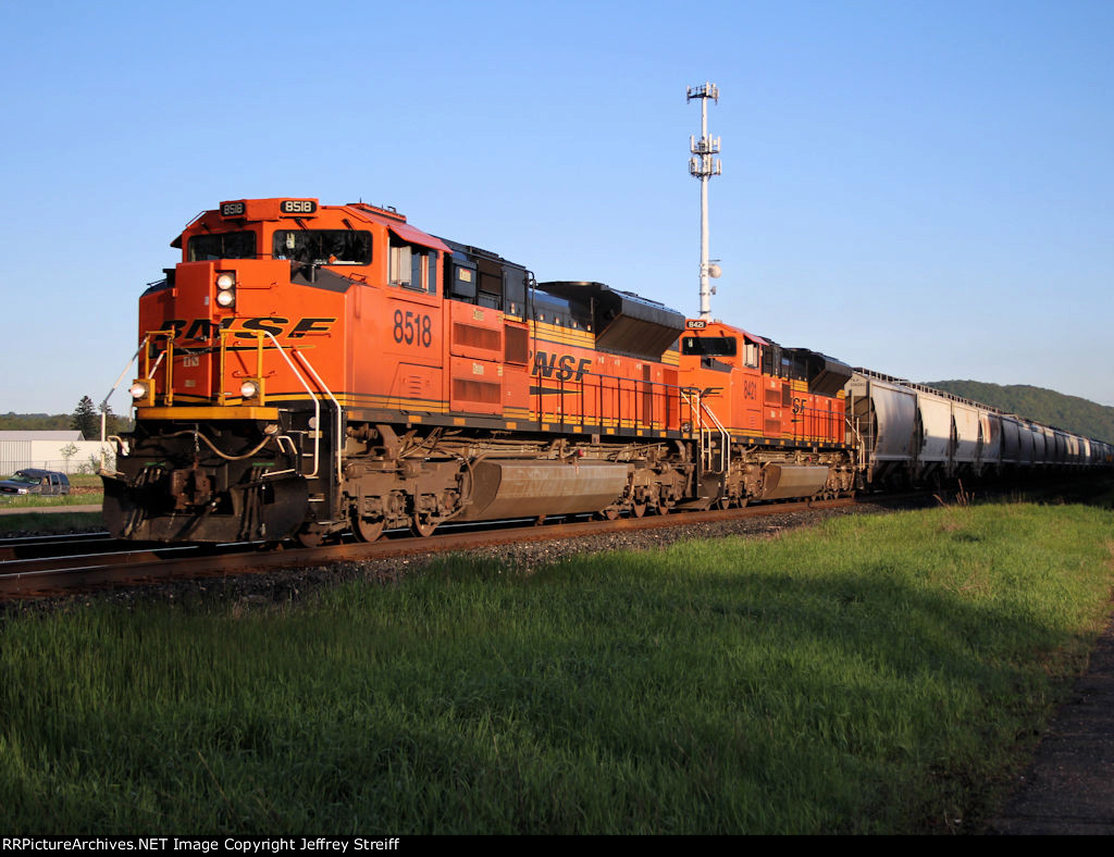 BNSF 8518